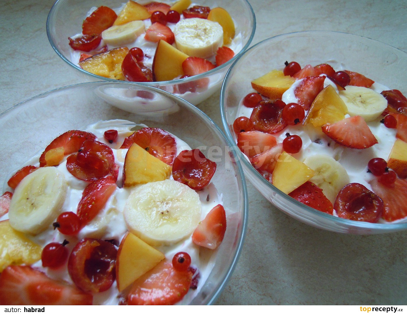 Tvaroh s ovocem recept - TopRecepty.cz