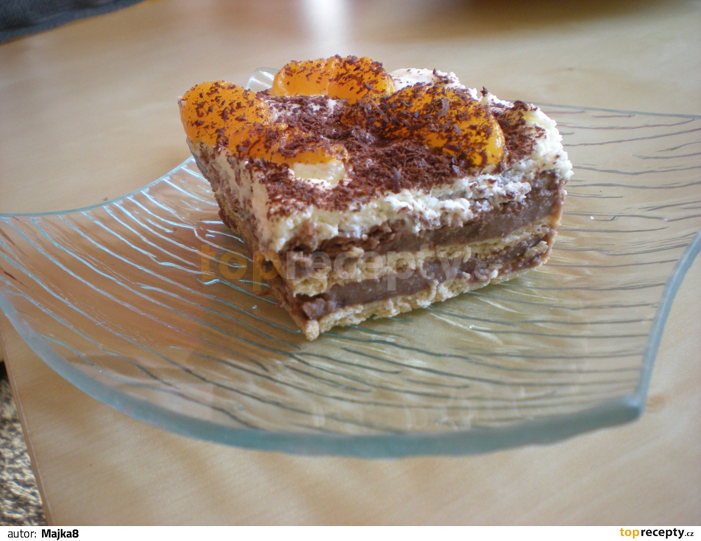 Nepečené řezy s pudinkovo-smetanovou náplní recept - TopRecepty.cz