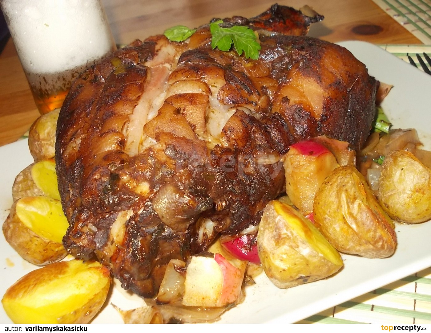 Pečené vepřové koleno se švestkovou pastou recept - TopRecepty.cz