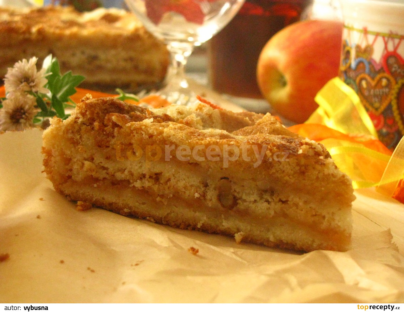 Sypaný jablkový koláč recept - TopRecepty.cz