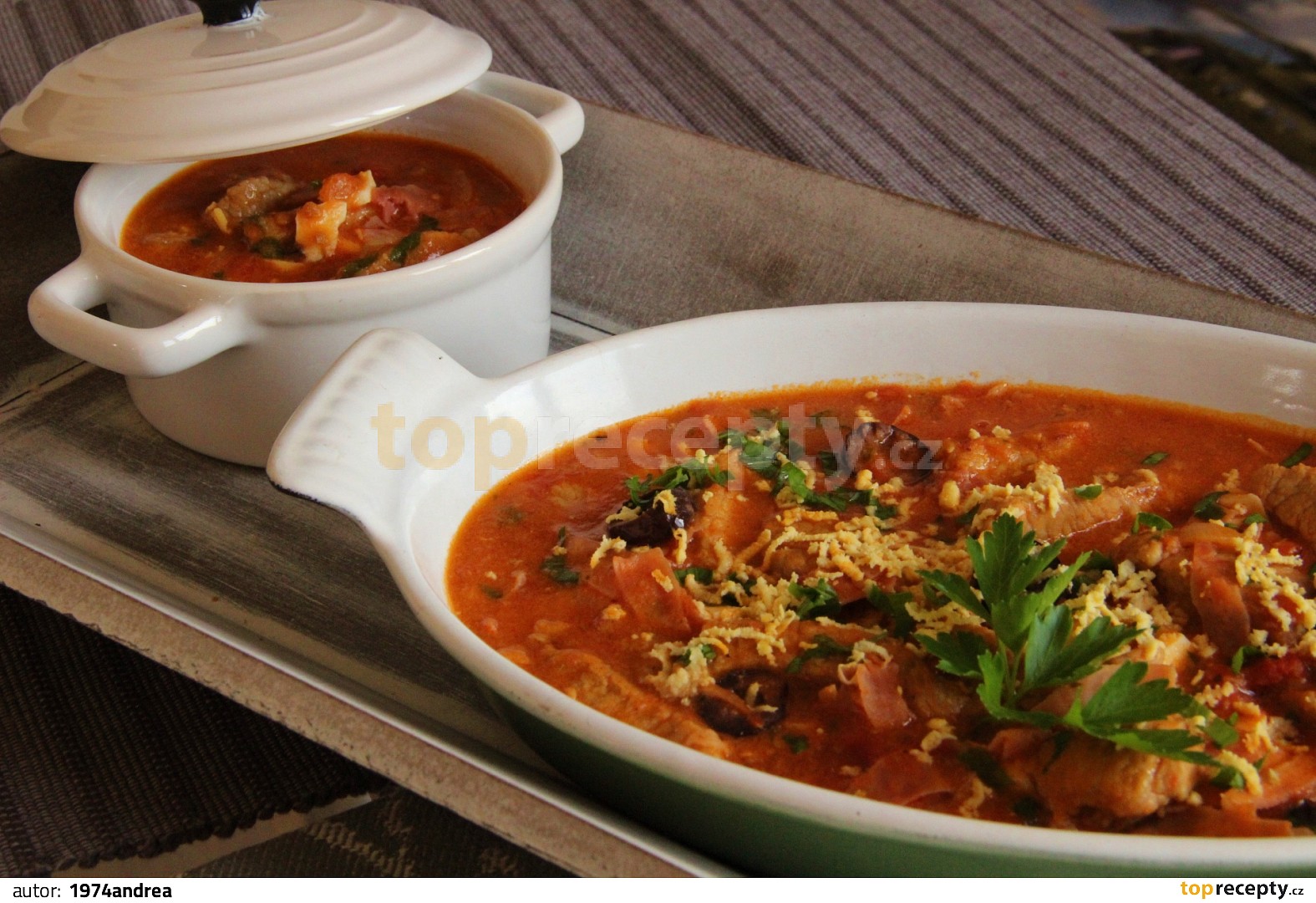 Telecí v rajčatové omáčce recept - TopRecepty.cz