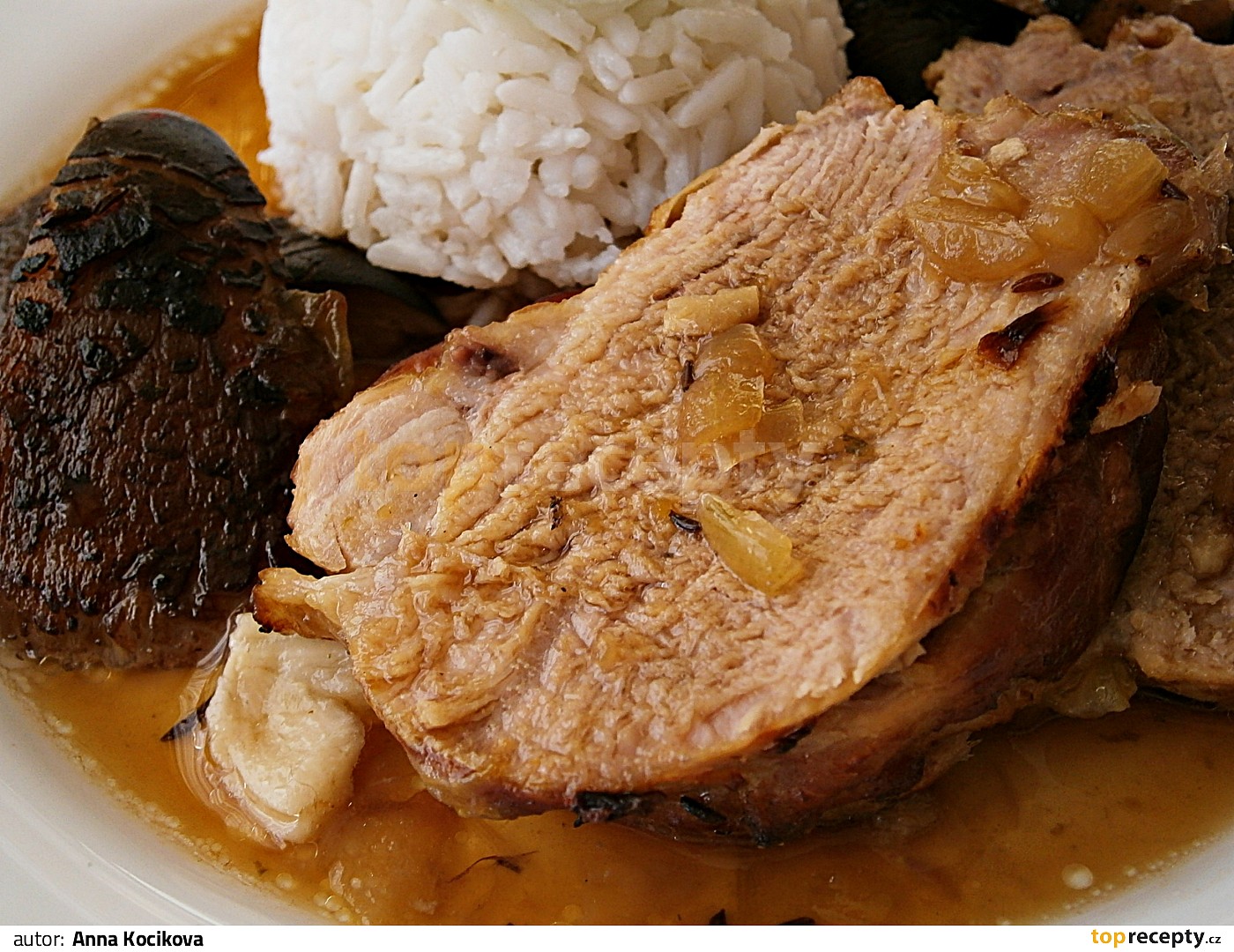 Vepřové plecko v papiňáku dušené,na bedličkách pečené recept ...