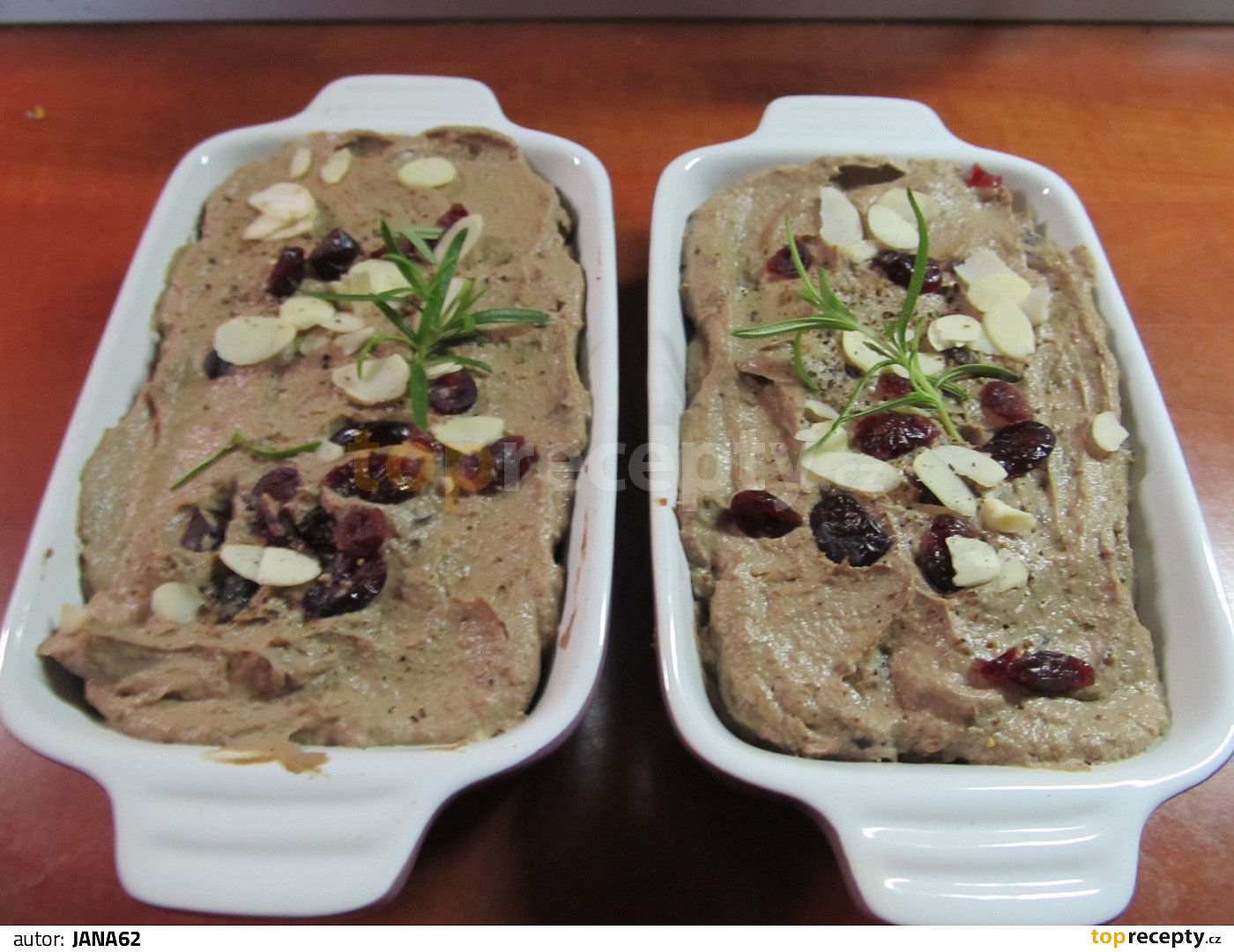 Domácí paštika z kuřecích jater recept - TopRecepty.cz