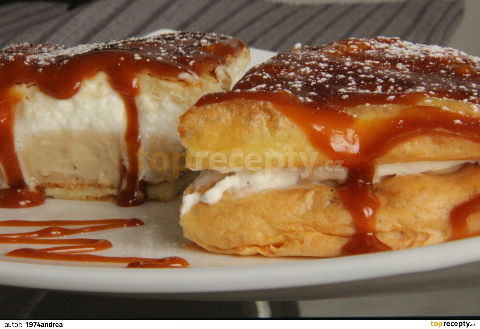 Karamelový větrník na plech recept - TopRecepty.cz