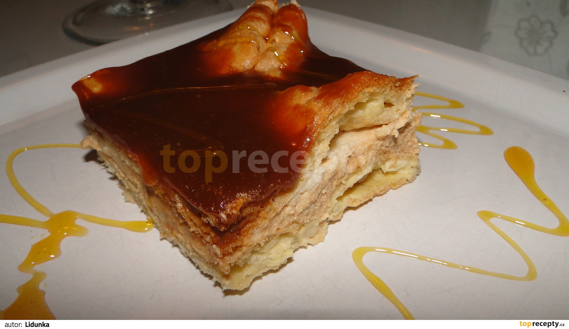 Karamelový větrník na plech - TopRecepty.cz