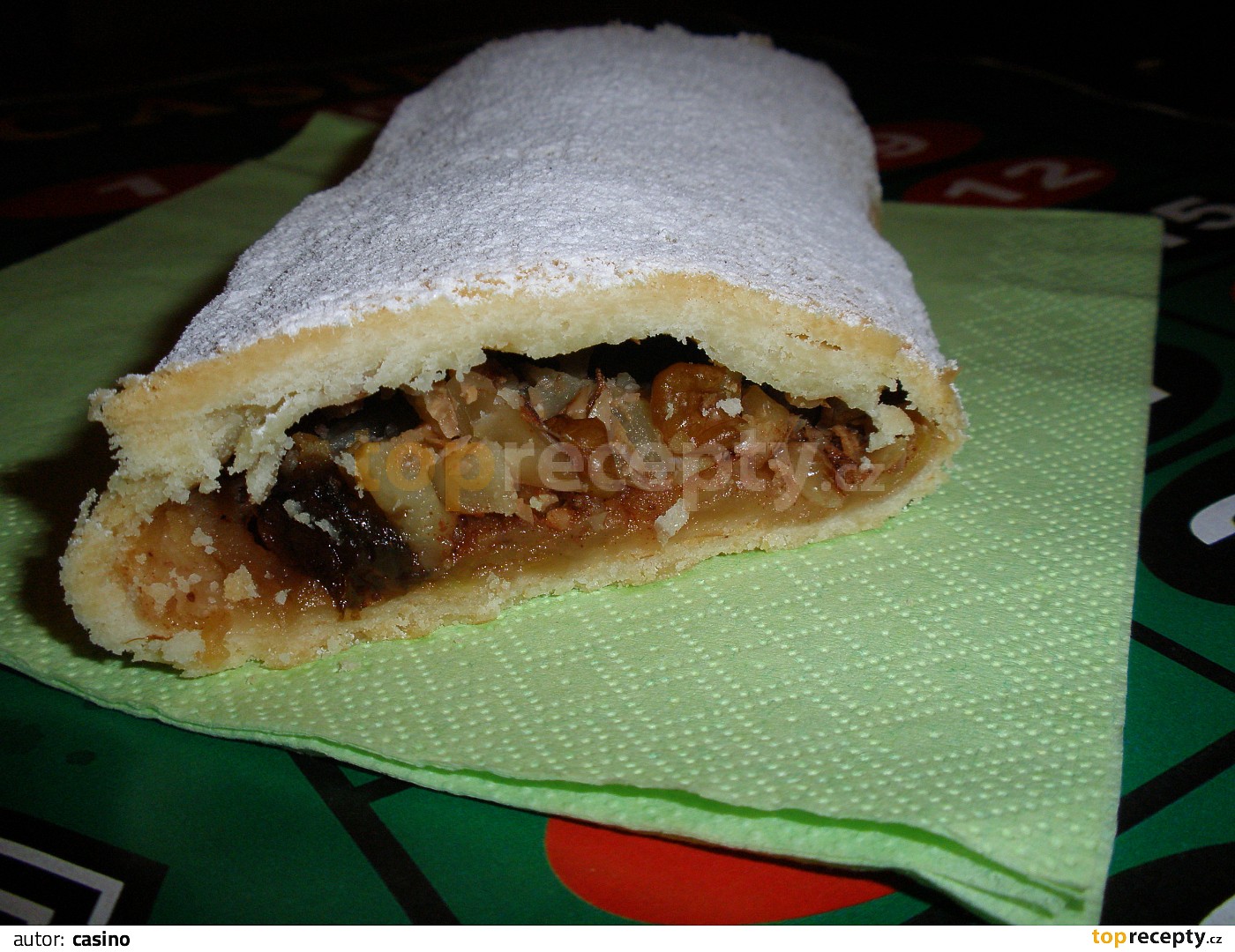 Jablečný závin recept - TopRecepty.cz