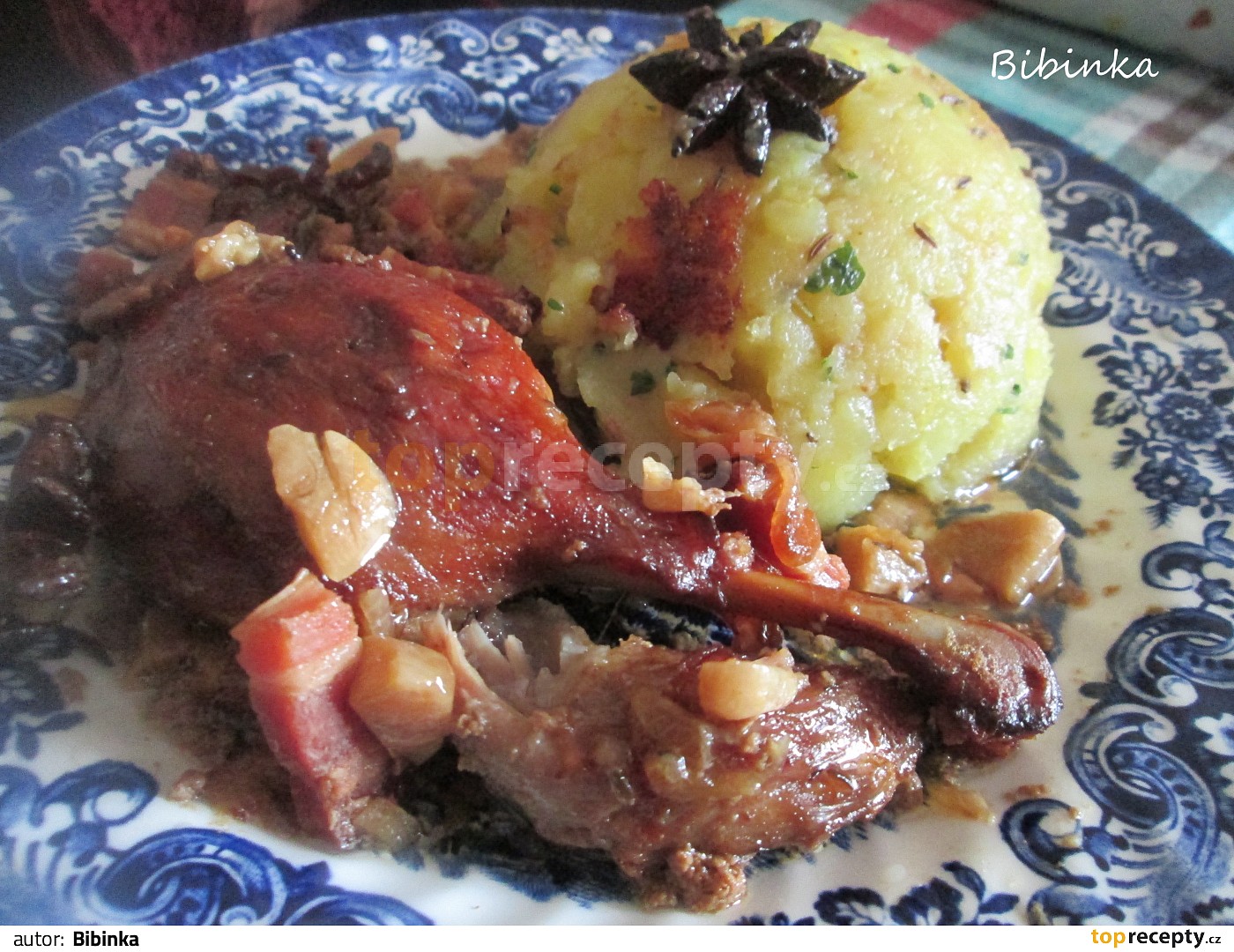 Kachní stehna naložená a pečená v marinádě recept - TopRecepty.cz