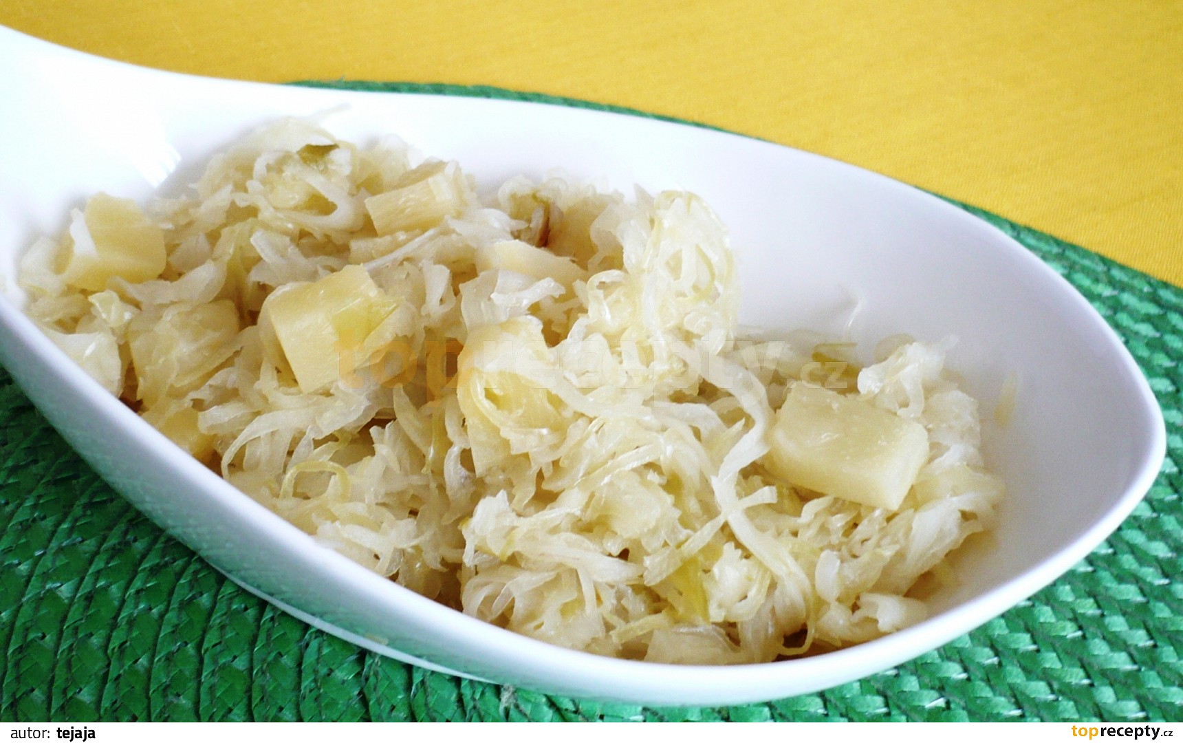 Kysané zelí s ananasem jako příloha recept - TopRecepty.cz
