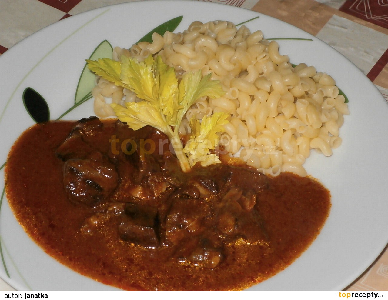 Srdcový guláš recept - TopRecepty.cz