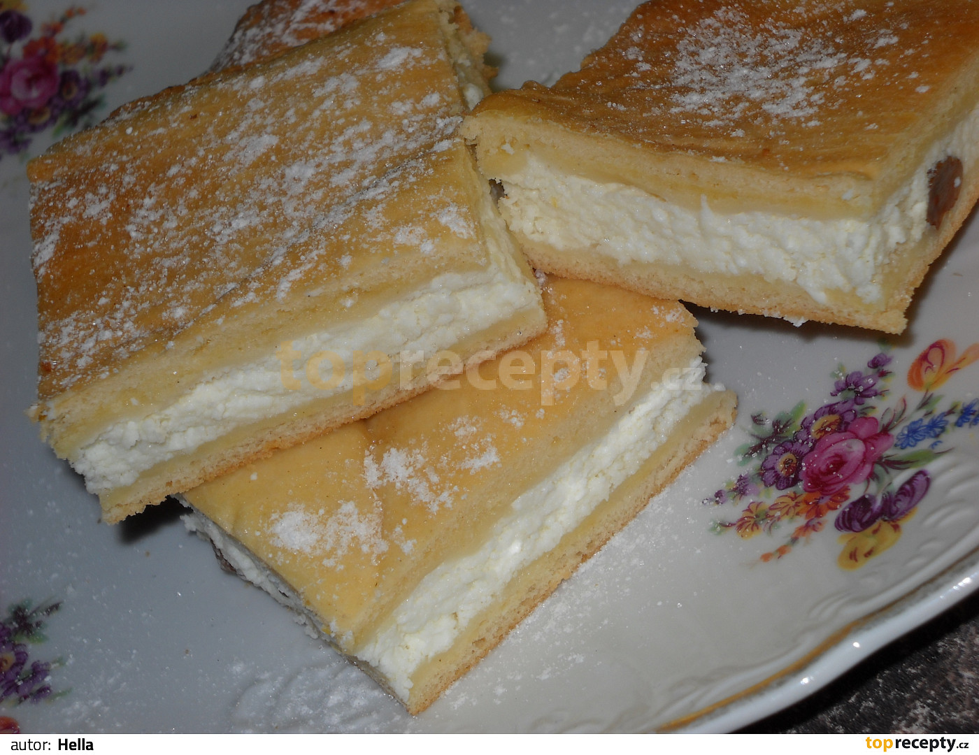 Tvarohové řezy velmi šťavnaté recept - TopRecepty.cz
