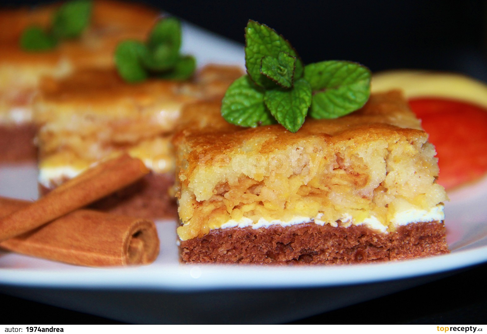 Skládaný jablkový koláč recept - TopRecepty.cz