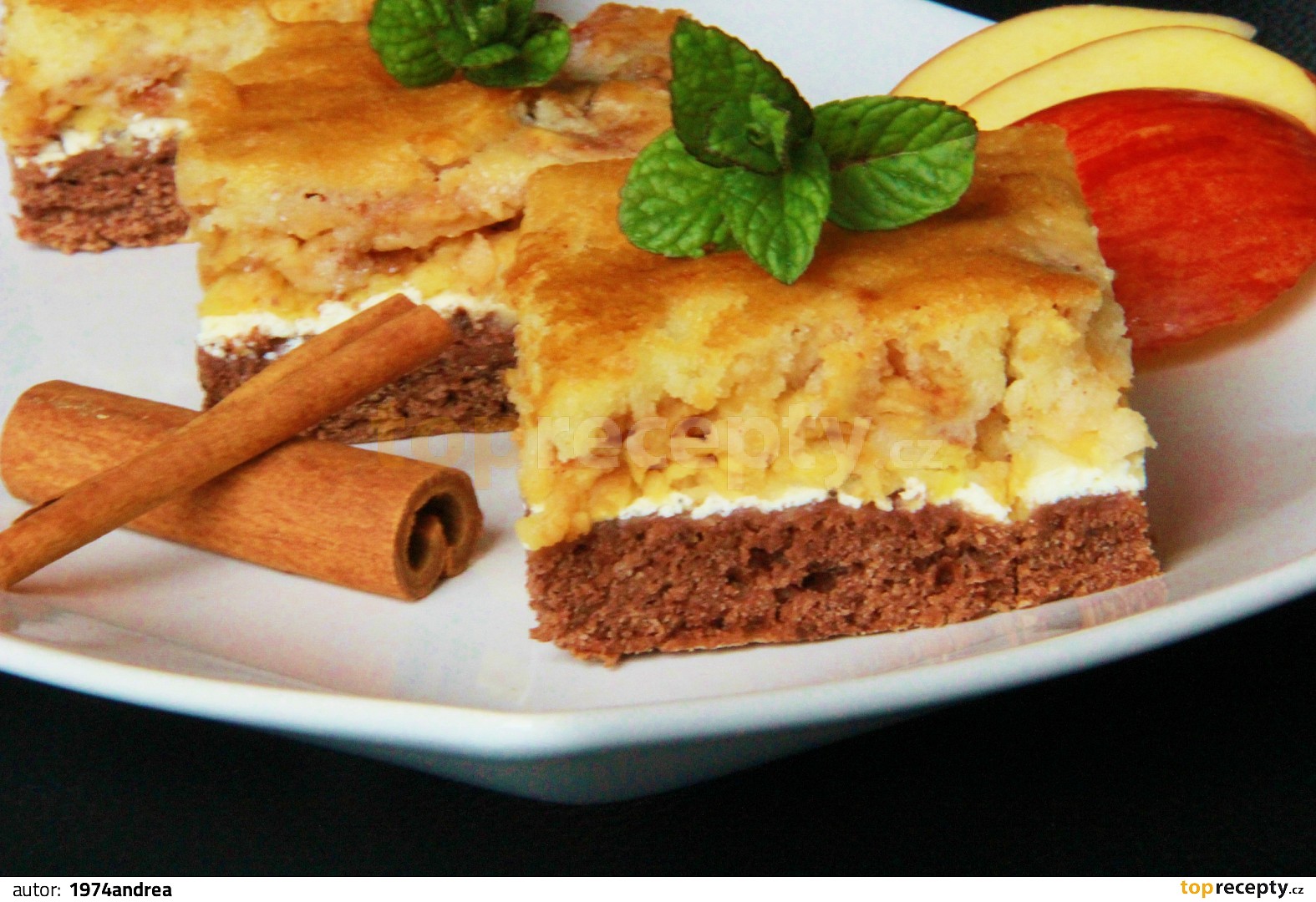 Skládaný jablkový koláč recept - TopRecepty.cz