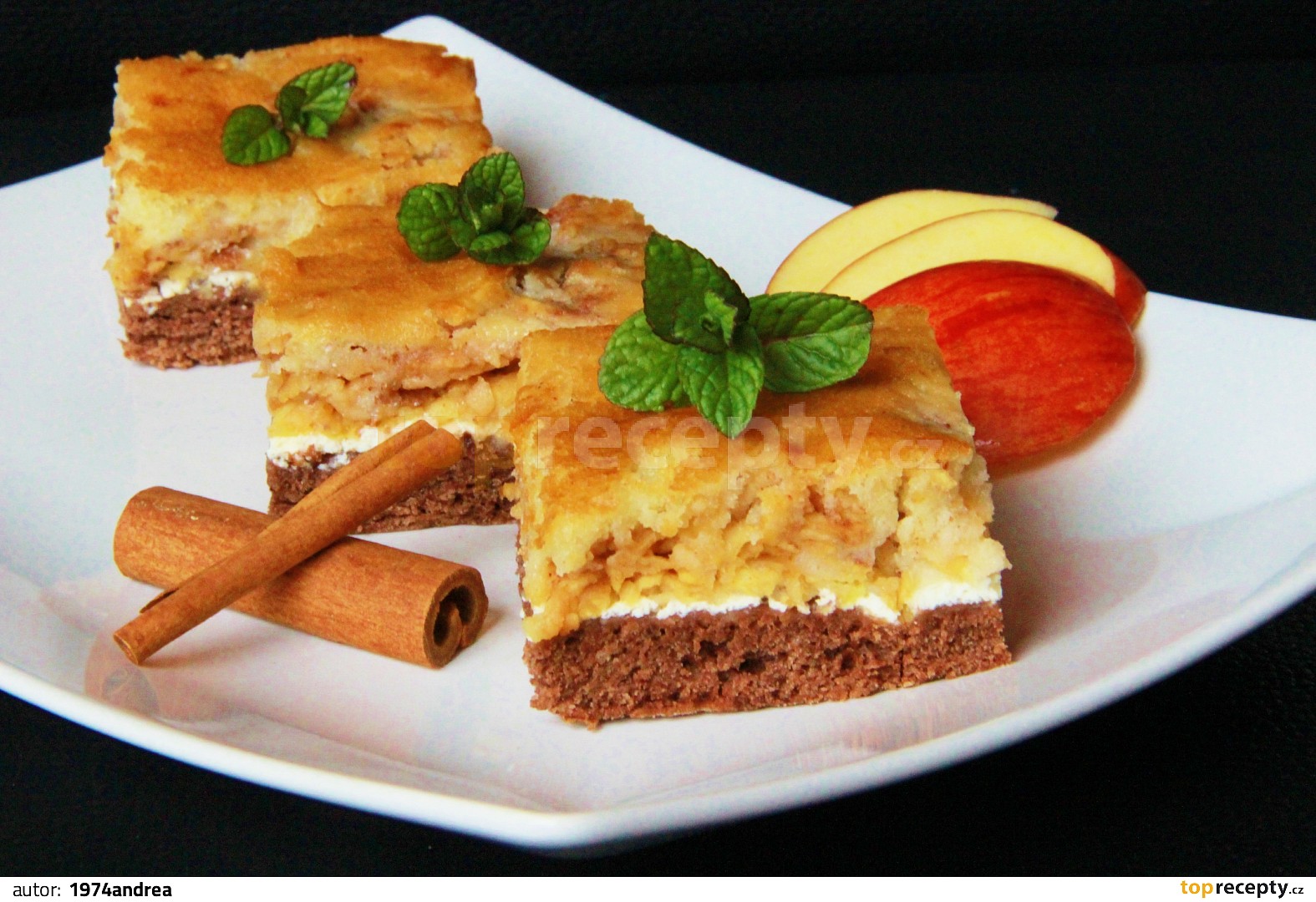 Skládaný jablkový koláč recept - TopRecepty.cz