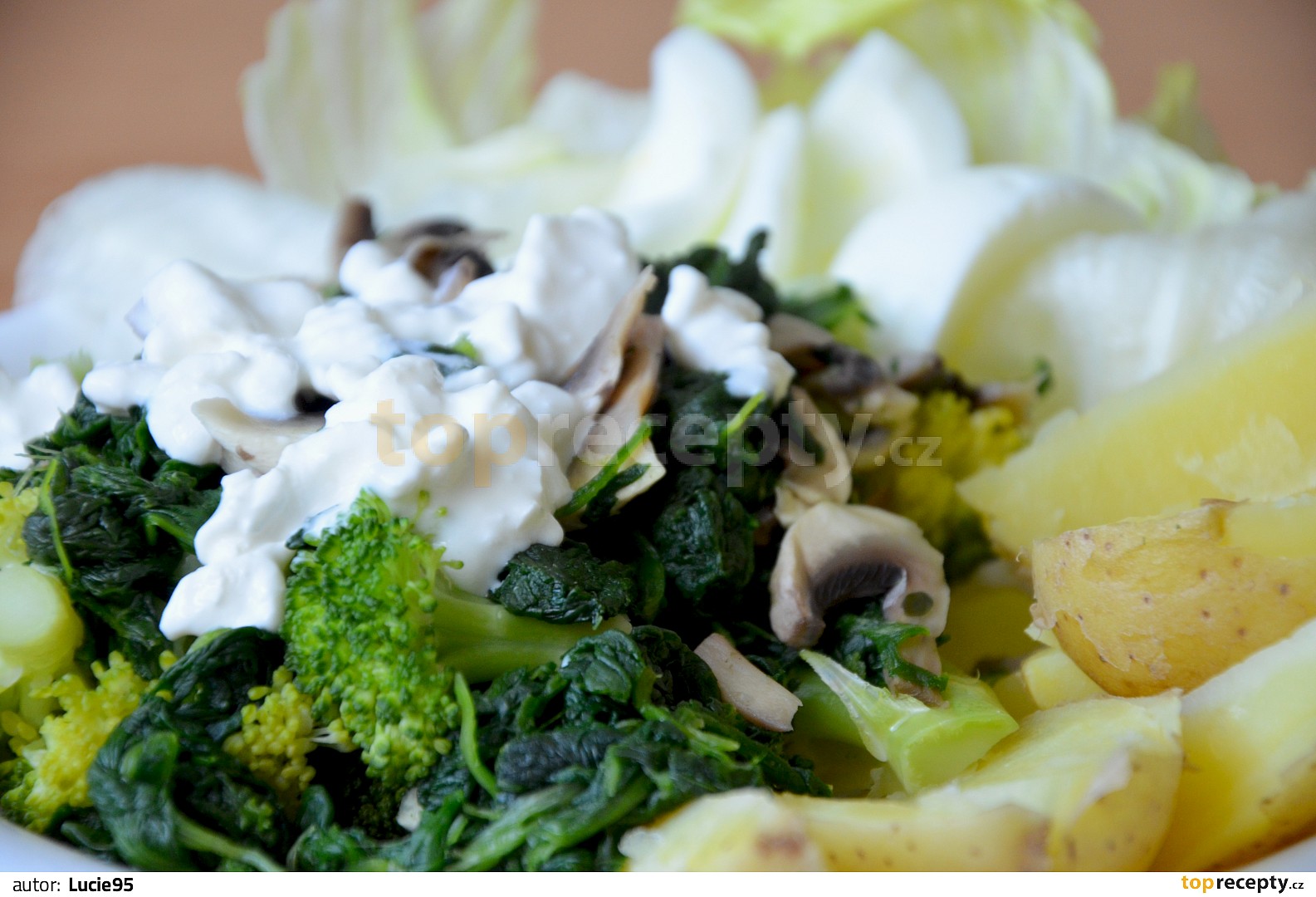 Brokolice se špenátem a žampiony recept - TopRecepty.cz