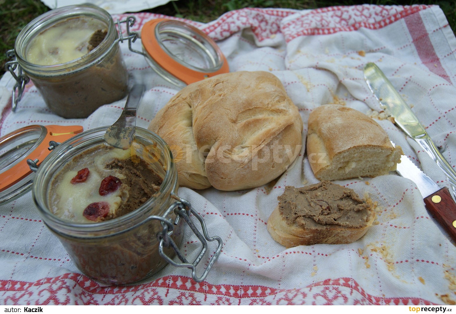 Domácí paštika s vepřovým masem recept - TopRecepty.cz