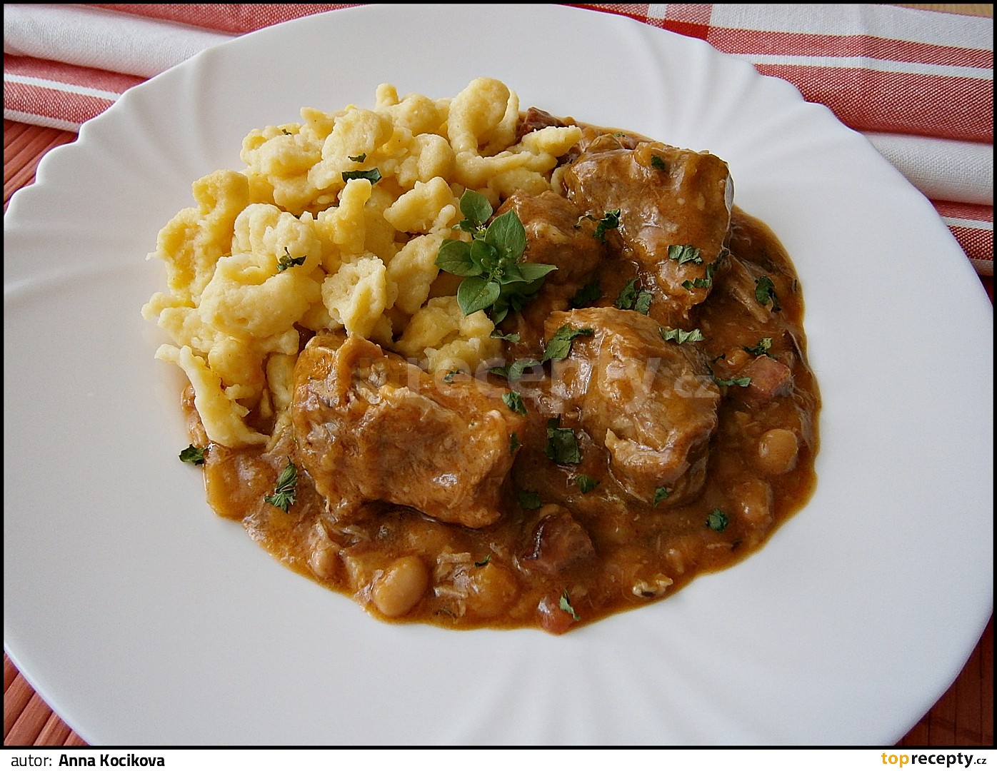 Vepřový guláš na leču,s fazolí připravený v papiňáku recept - TopRecepty.cz