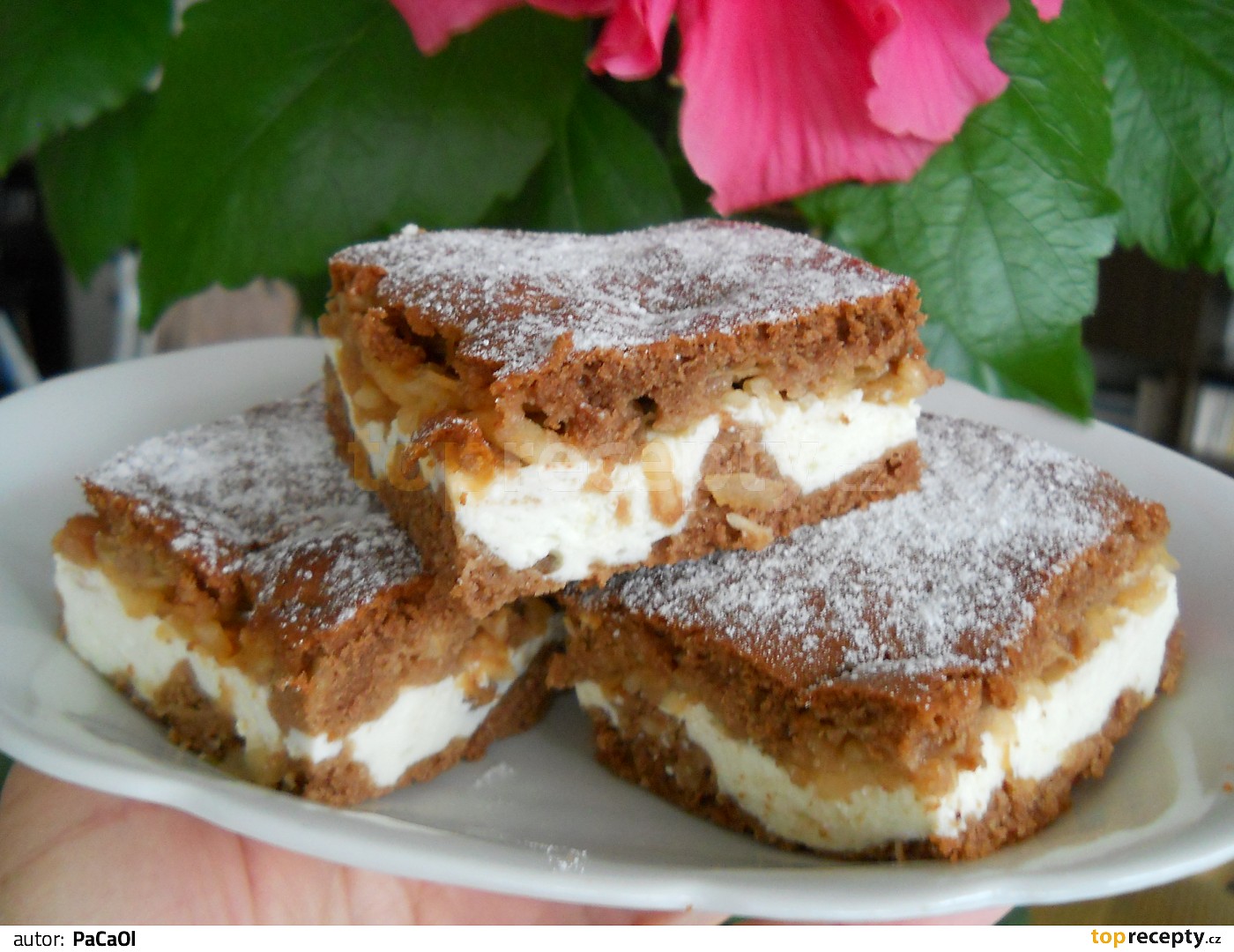 Skládaný jablkový koláč recept - TopRecepty.cz