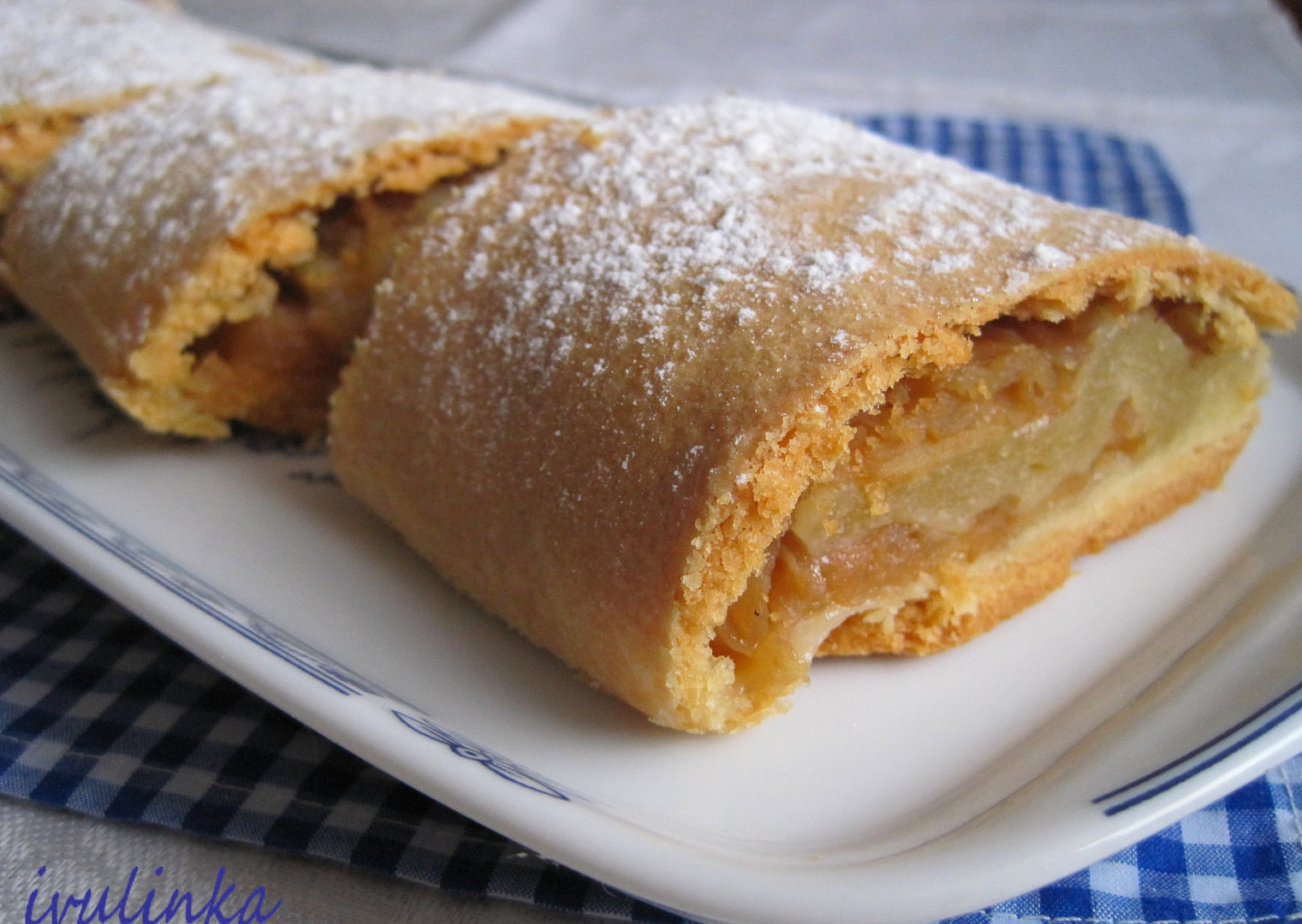 Snadný štrúdl - TopRecepty.cz