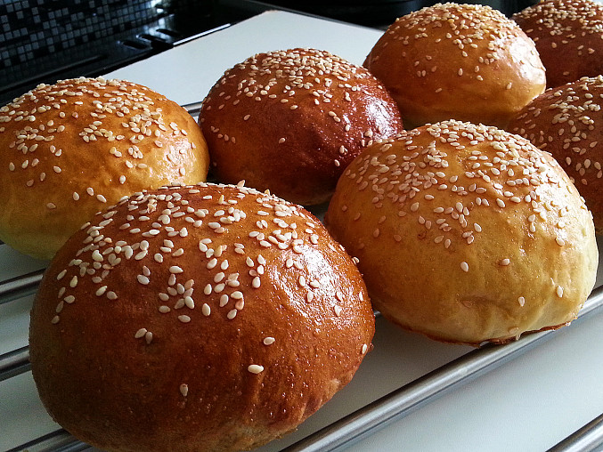 ᐉ Domácí hamburgerová bulka - recepty.eu
