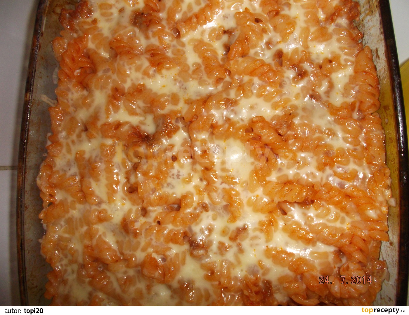 Zapečené těstoviny s mletým masem recept - TopRecepty.cz