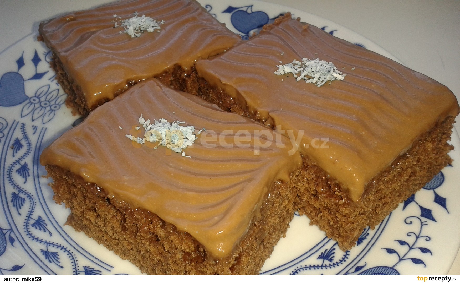 Jednoduchá buchta s vůní kávy recept - TopRecepty.cz