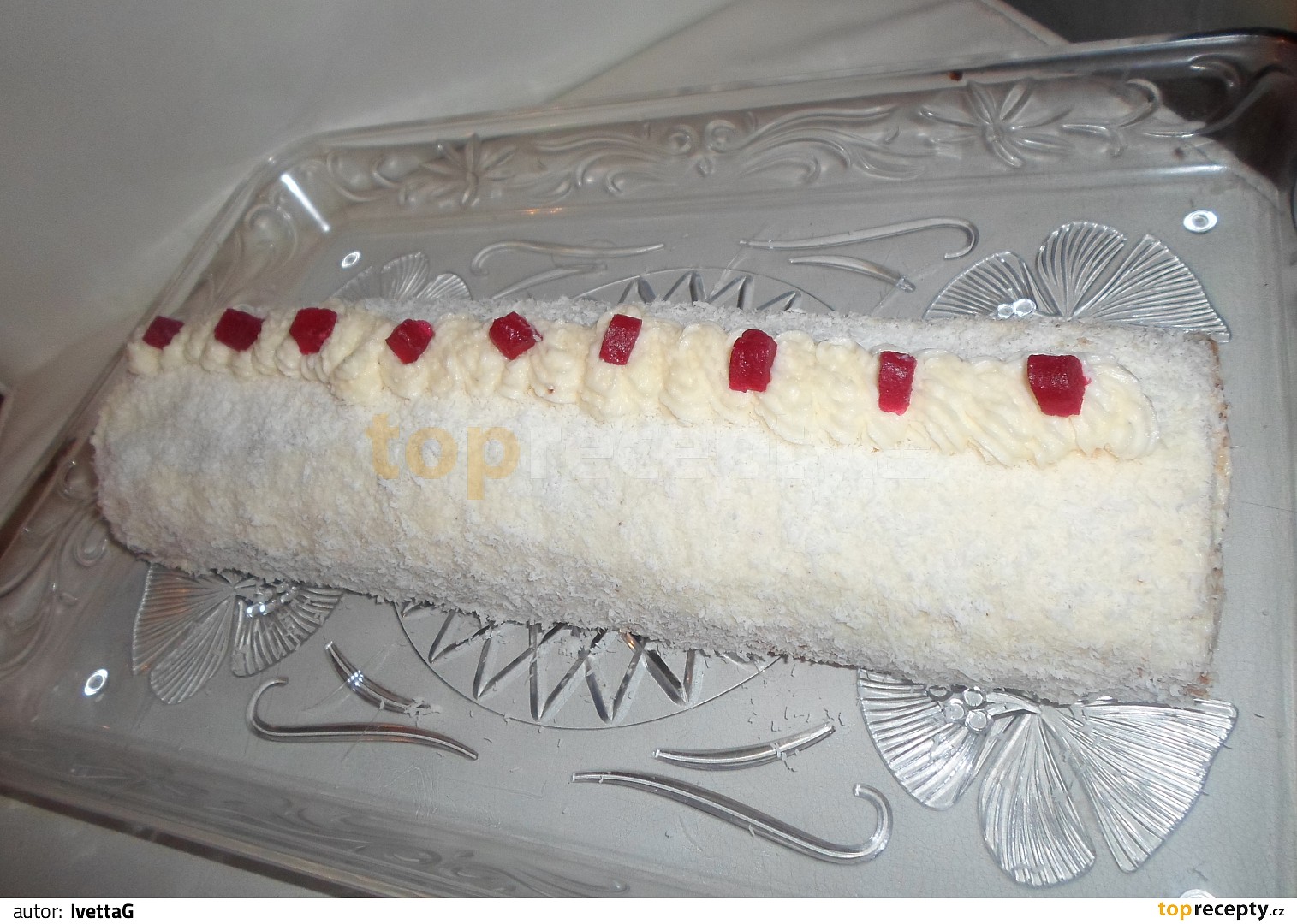 Kokosová roláda od IvettyG recept - TopRecepty.cz