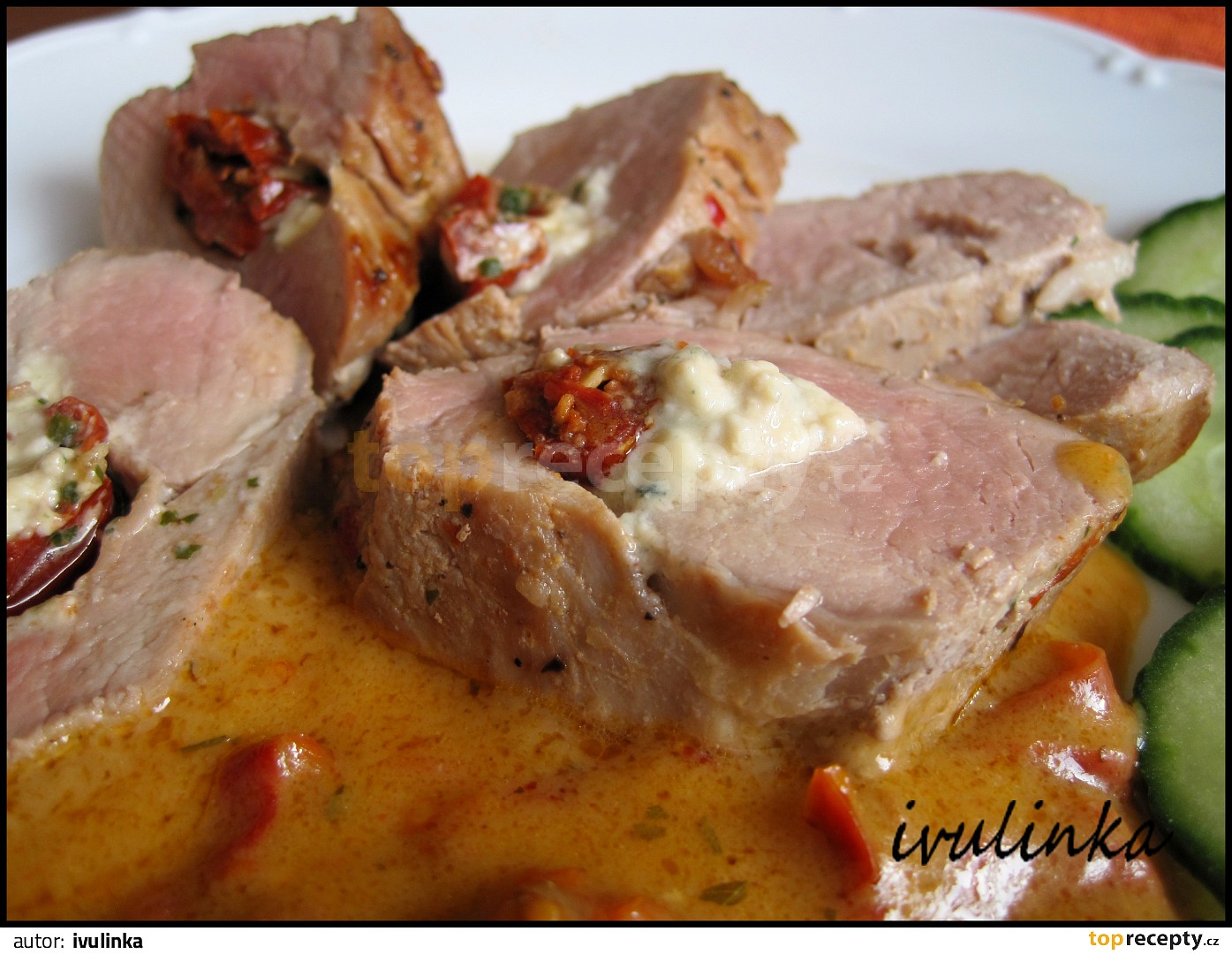 Panenka plněná nivou a sušenými rajčaty recept - TopRecepty.cz
