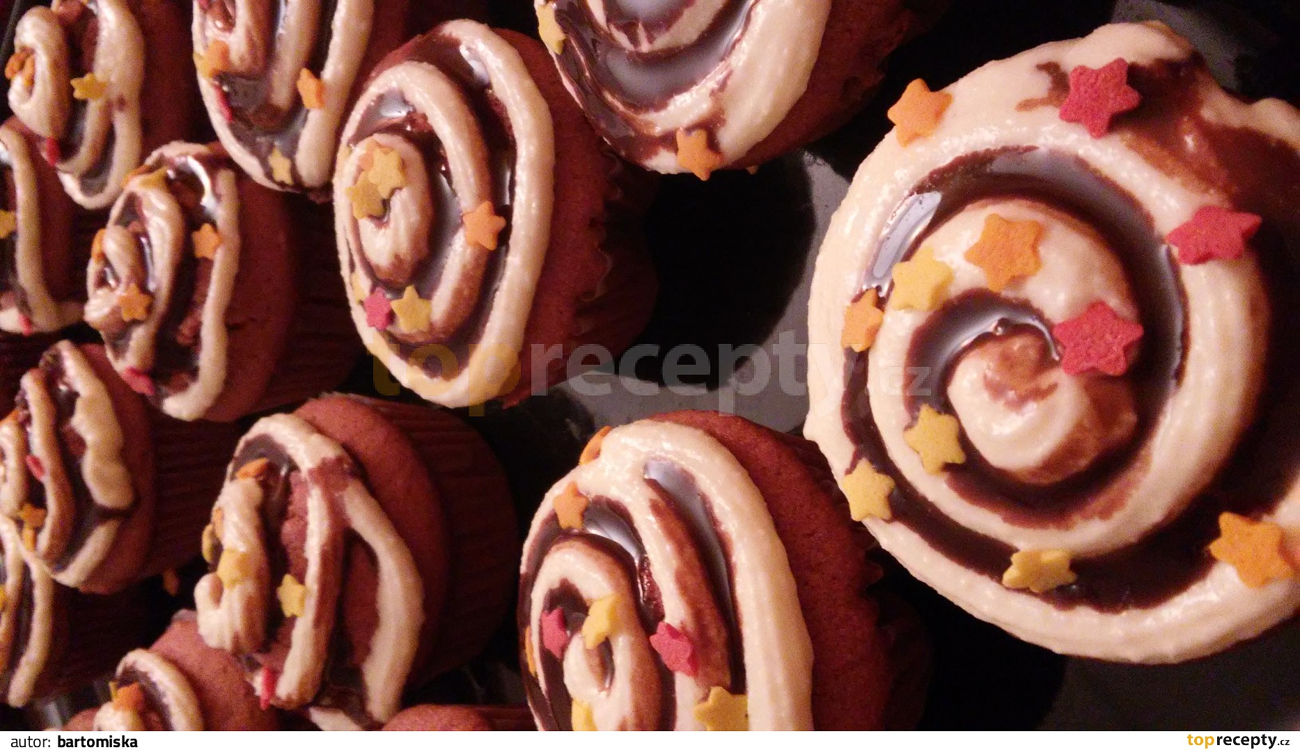 Recept na rychlé muffiny s kousky čokolády - TopRecepty.cz