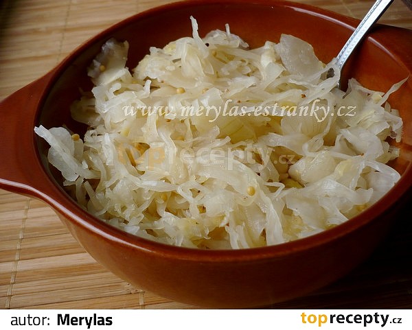 Domácí kysané zelí - salátové recept - TopRecepty.cz