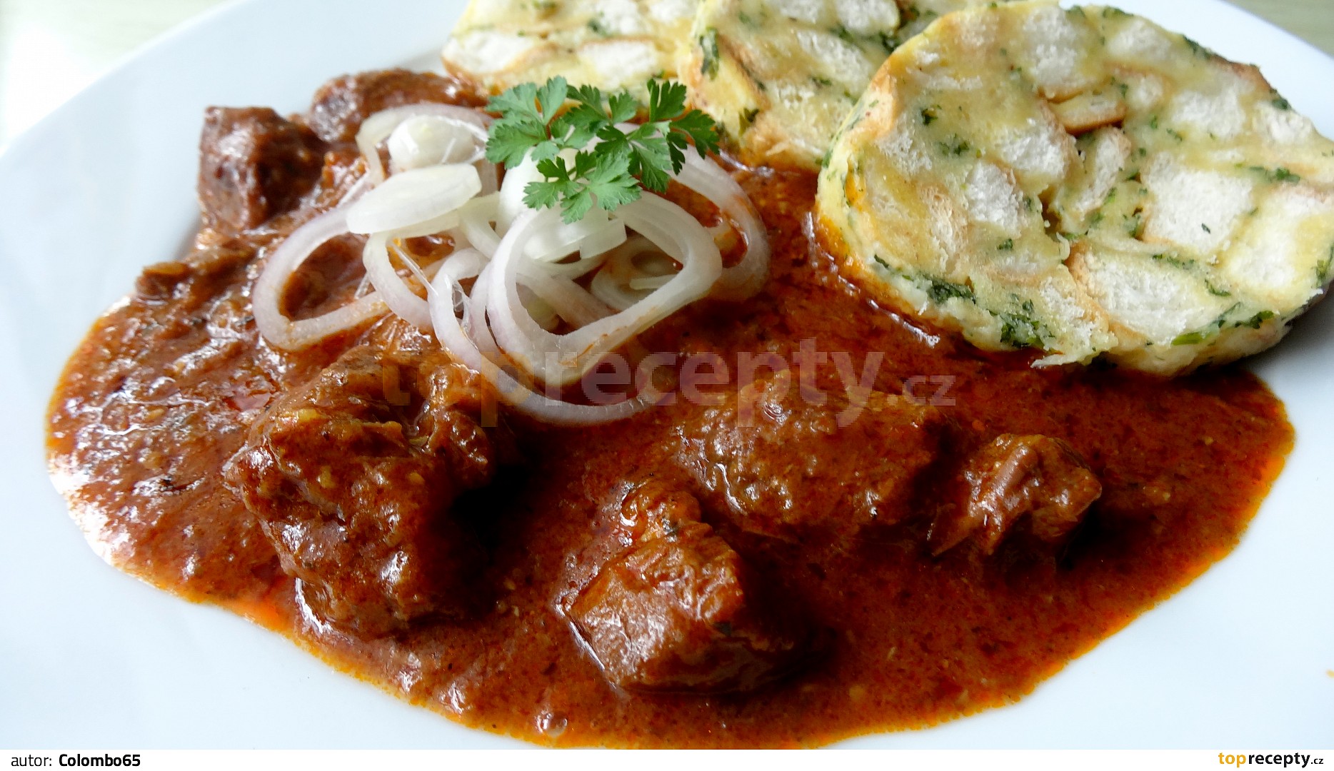 Hovězí guláš z kližky recept - TopRecepty.cz