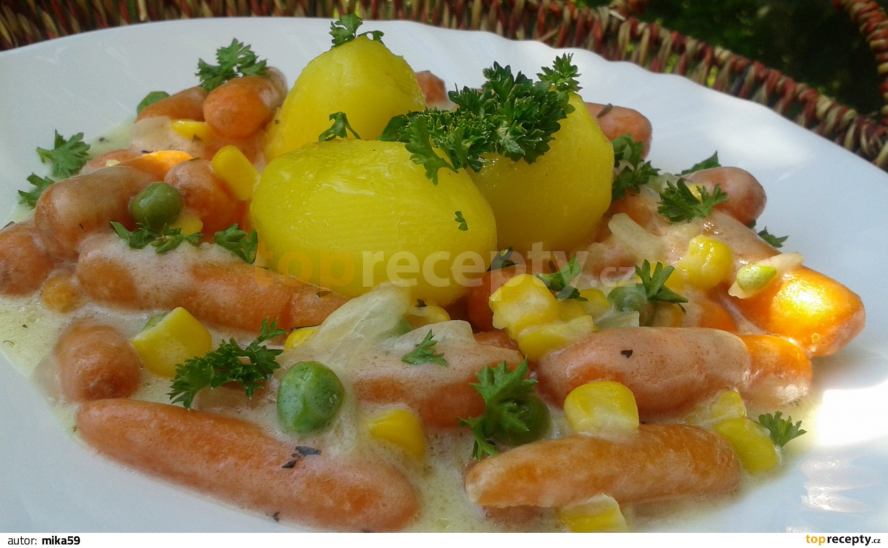 Baby karotka s hráškem a kukuřicí recept - TopRecepty.cz