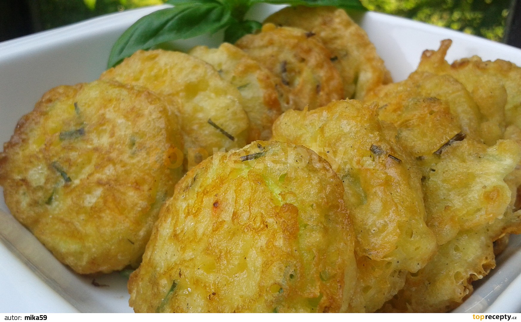 Cuketa v pikantním sýrovém těstíčku recept - TopRecepty.cz