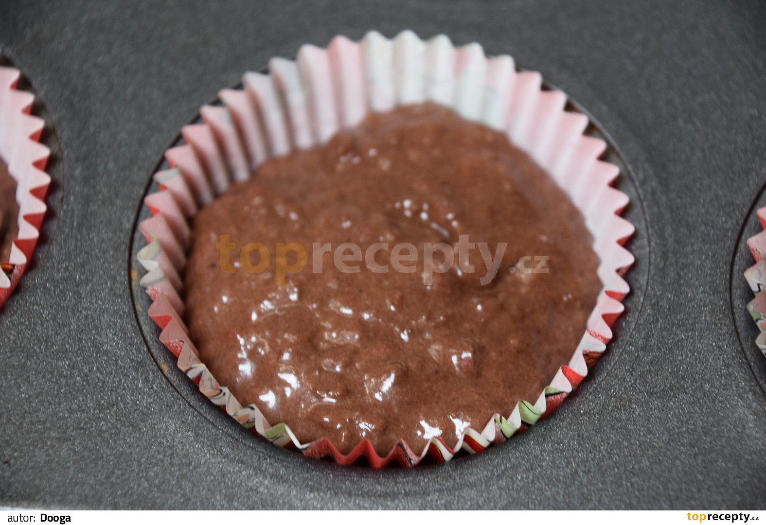 Kakaovo-jablkové muffiny plněné povidly recept - TopRecepty.cz