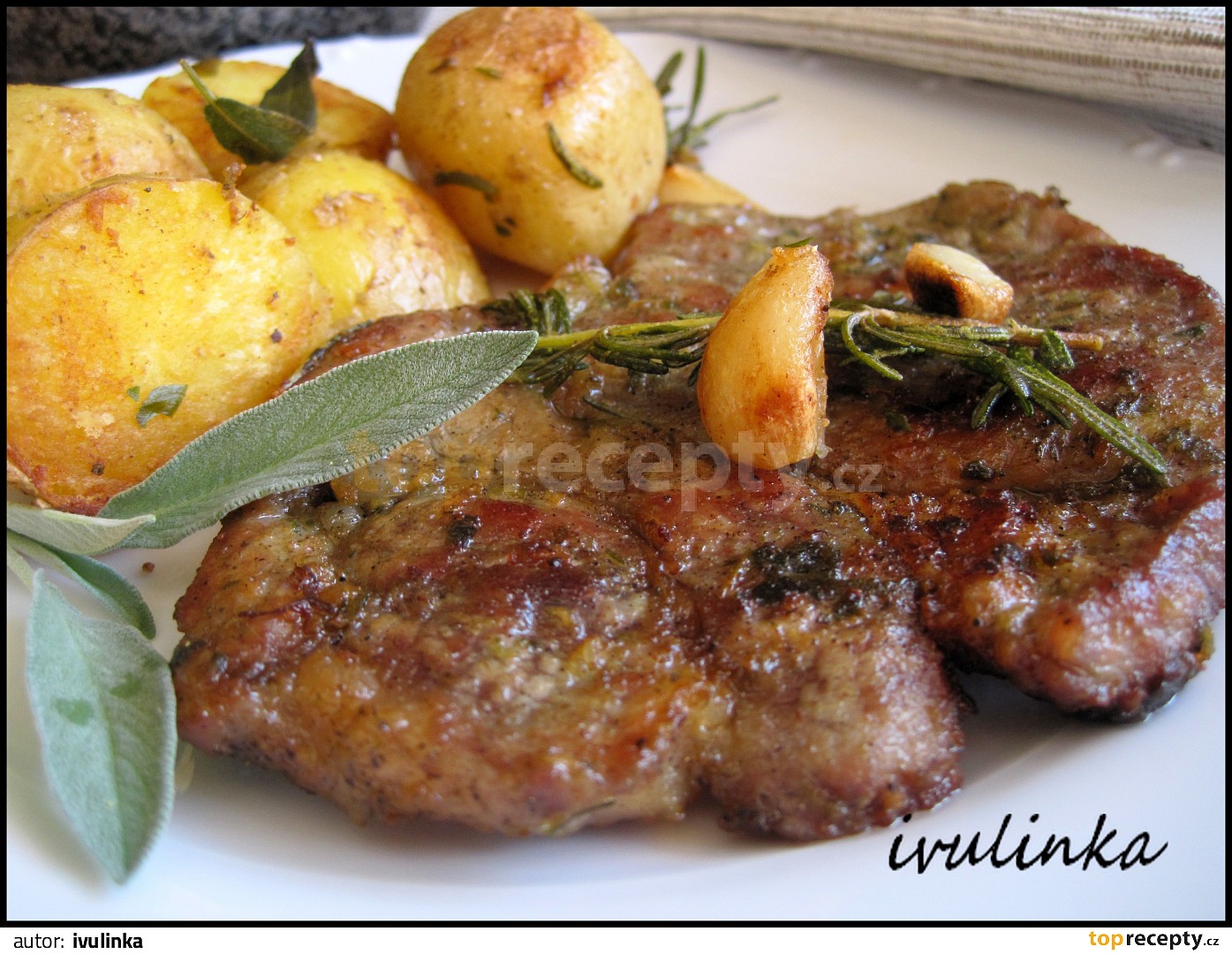 Krkovička s česnekem a bylinkami recept - TopRecepty.cz
