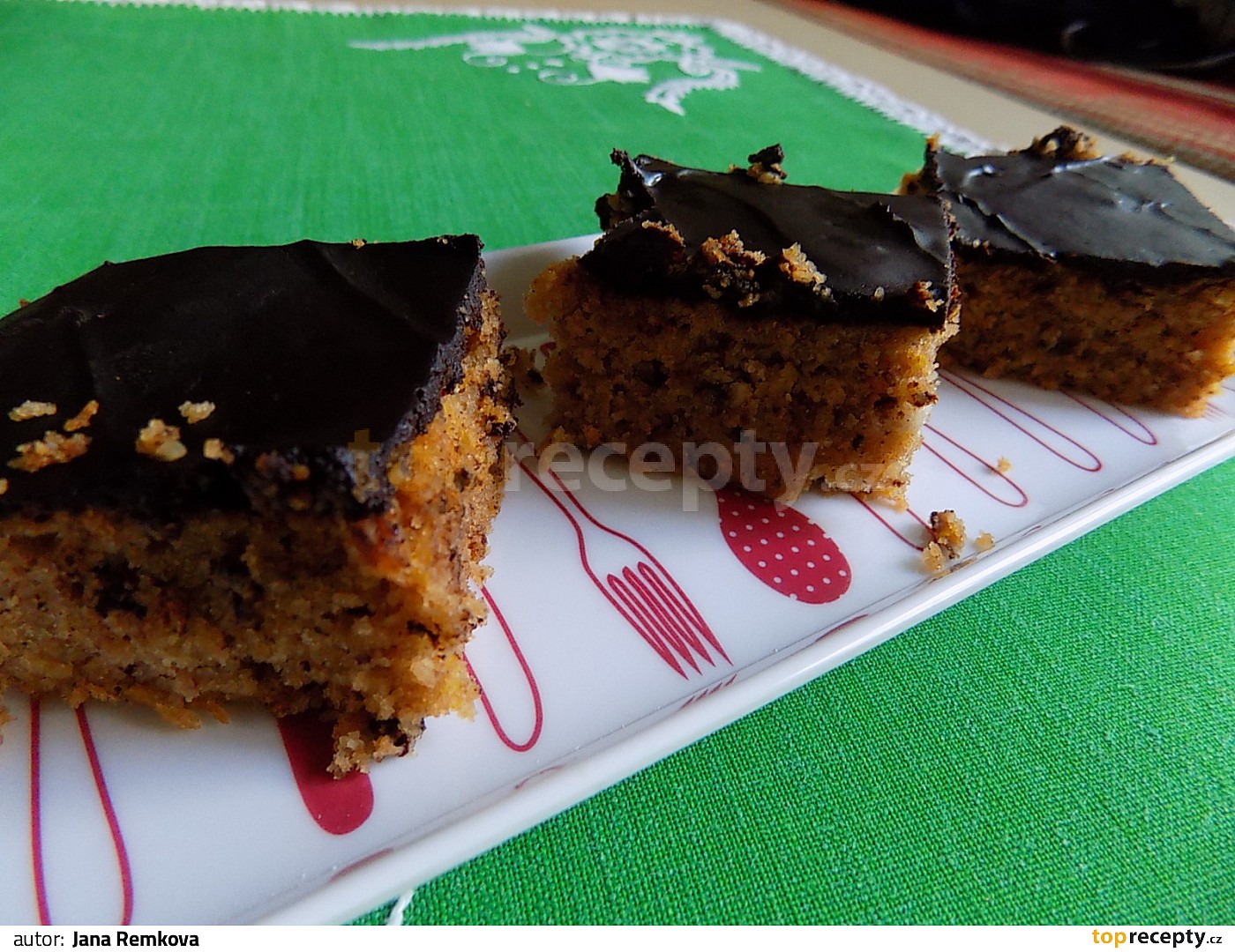 Medový perník z cukety recept - TopRecepty.cz