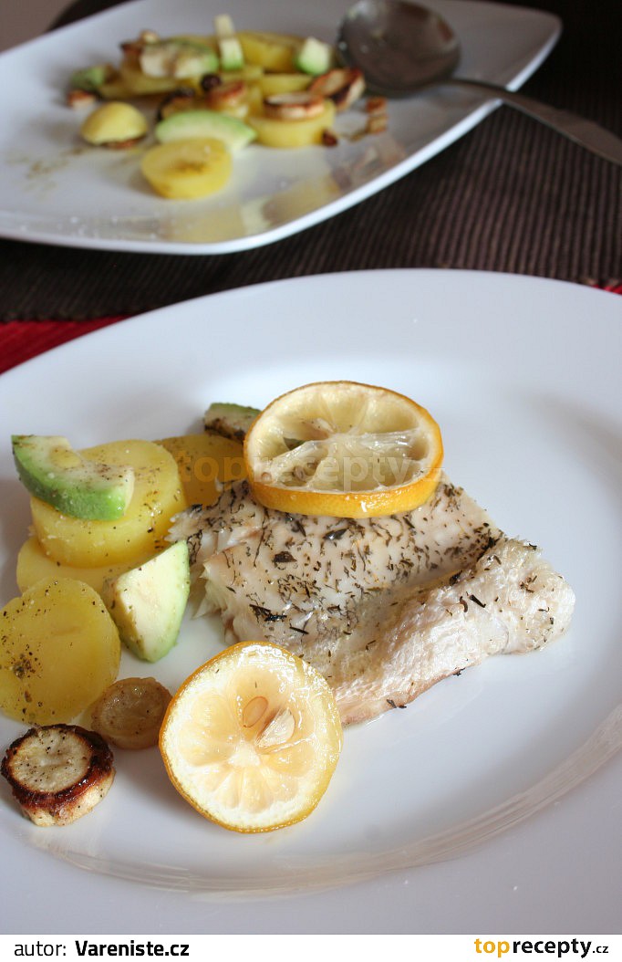 Pečená štika s citronem a tymiánem recept - TopRecepty.cz