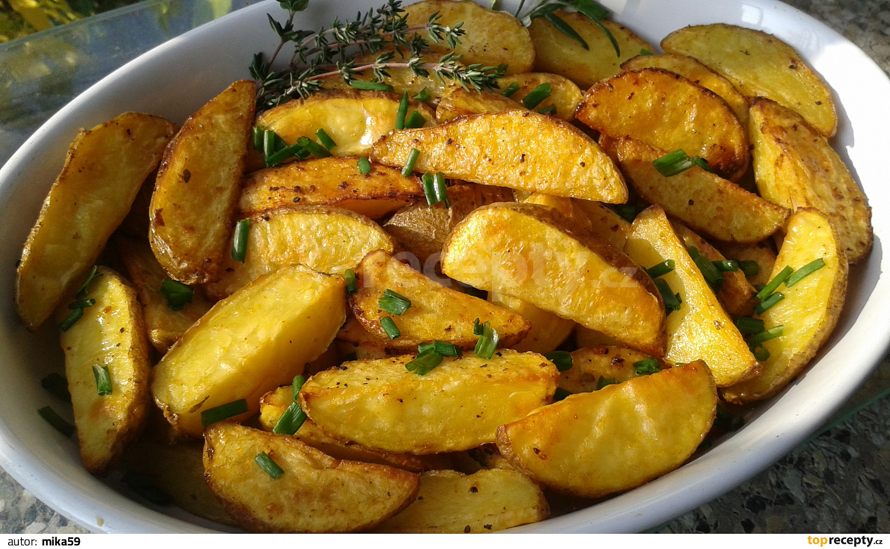 Americké bylinkové brambory recept - TopRecepty.cz