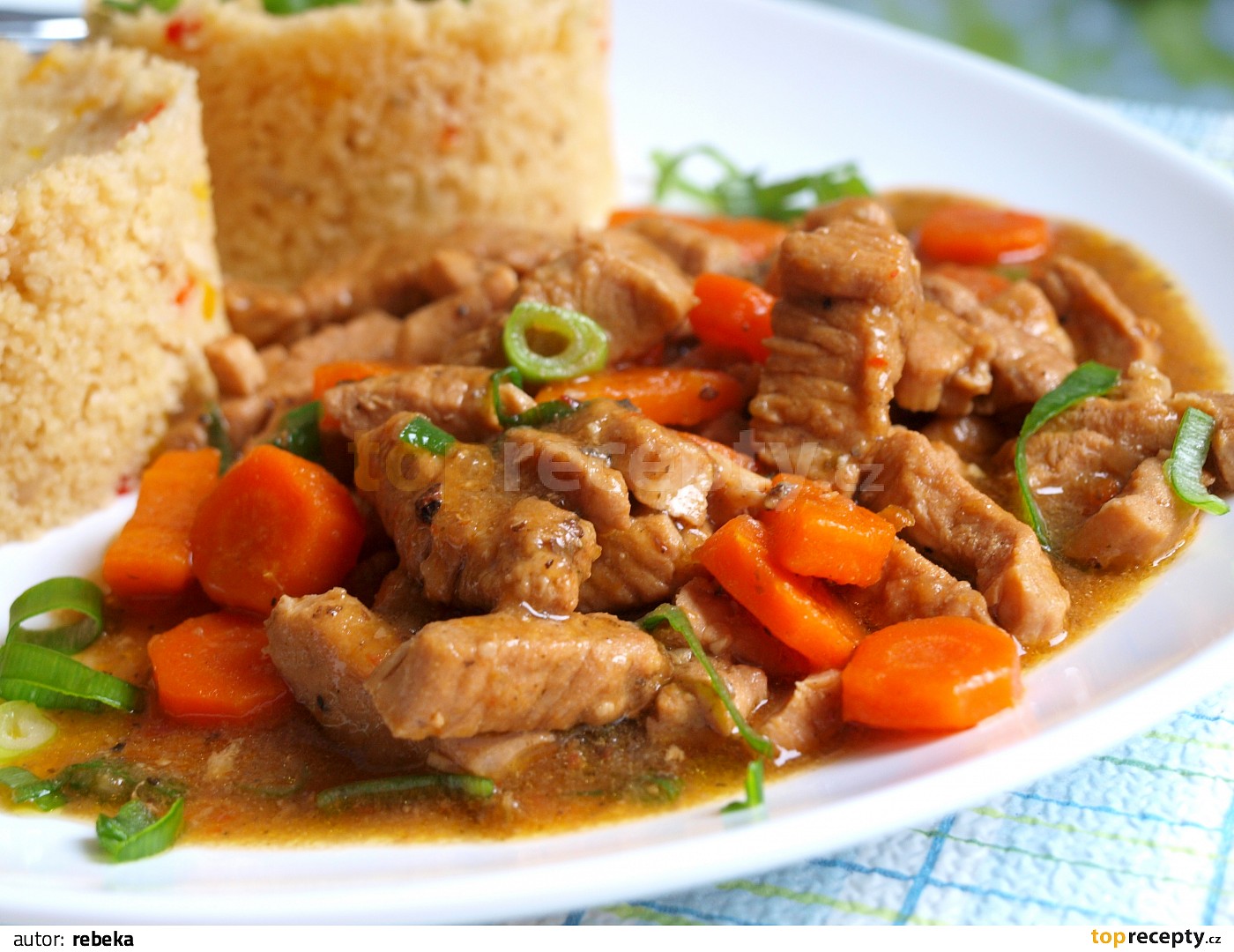 Vepřové maso v mrkvi recept - TopRecepty.cz
