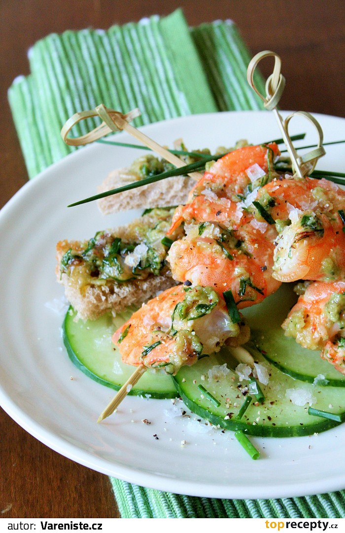 Krevetové tapas s pažitkovým pestem recept - TopRecepty.cz