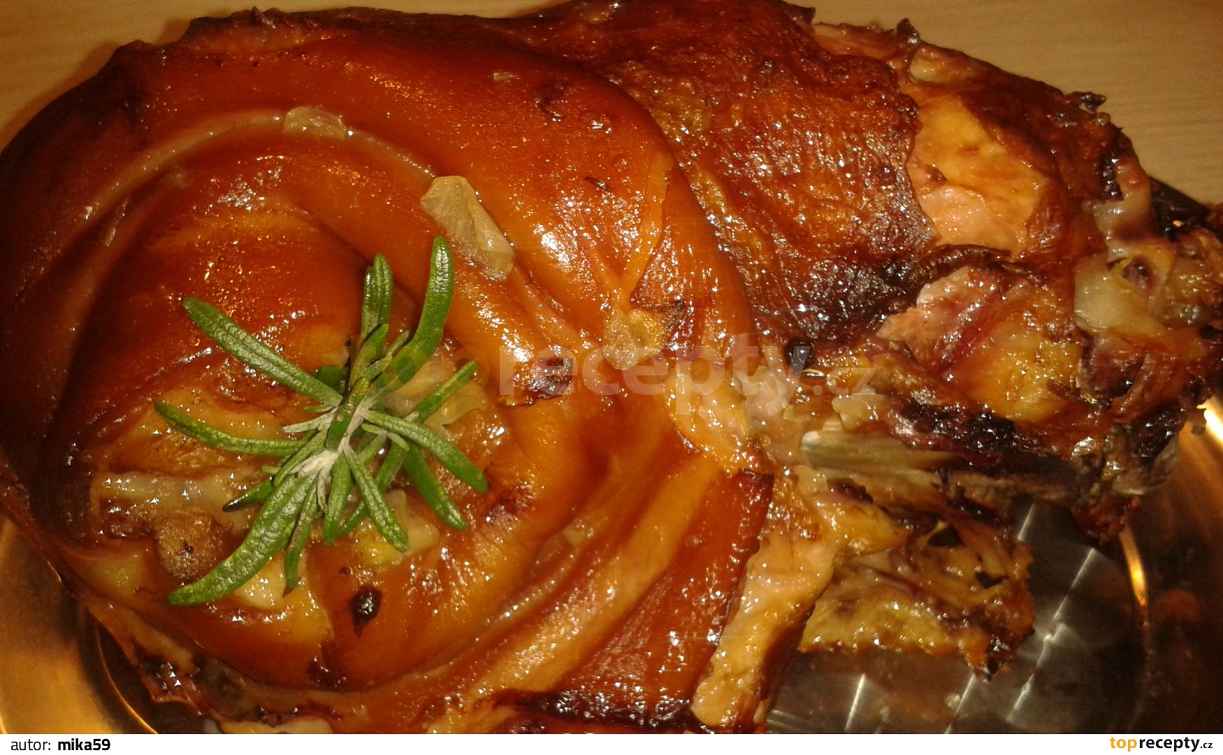 Uzené koleno pečené v PH recept - TopRecepty.cz