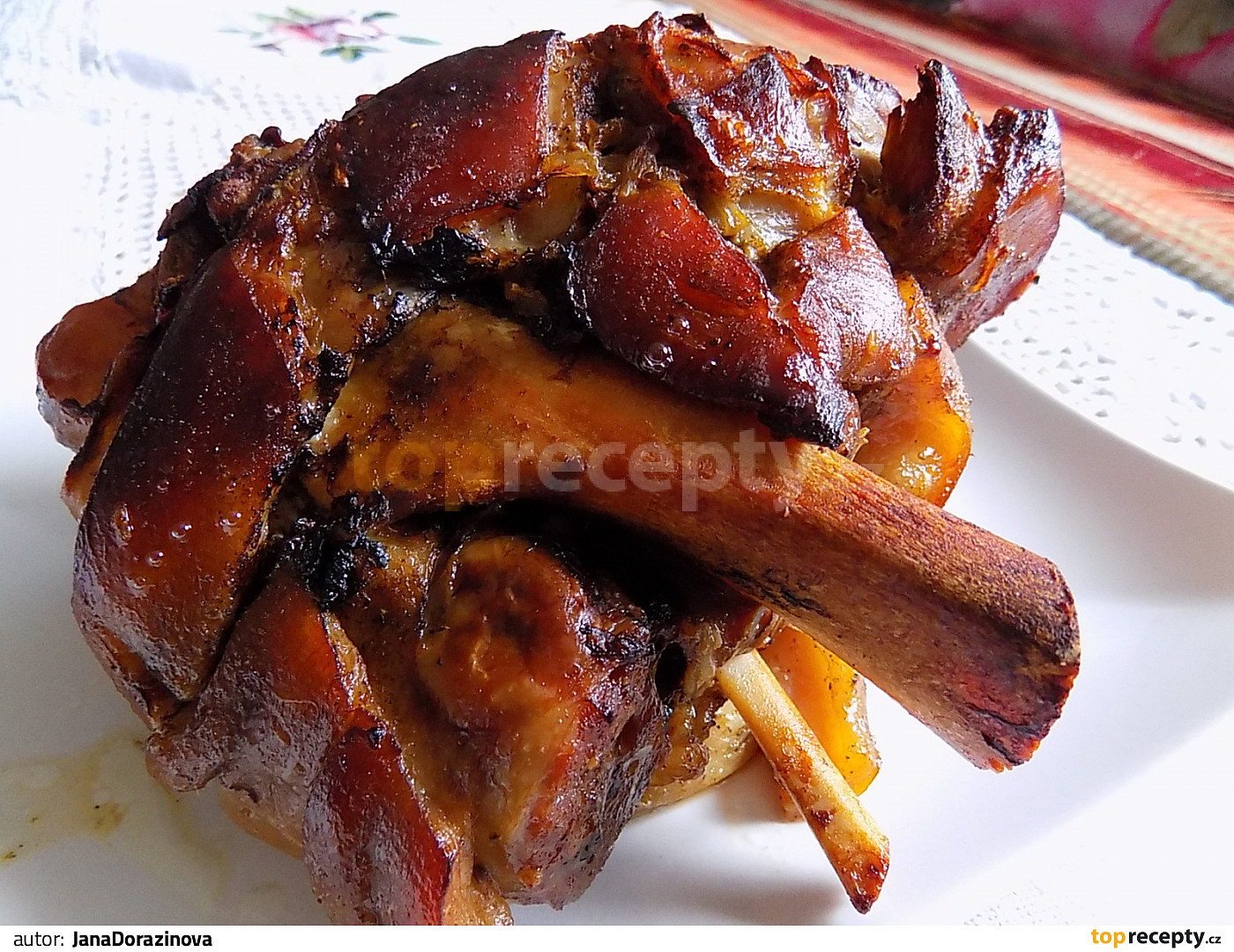 Pečené koleno recept - TopRecepty.cz
