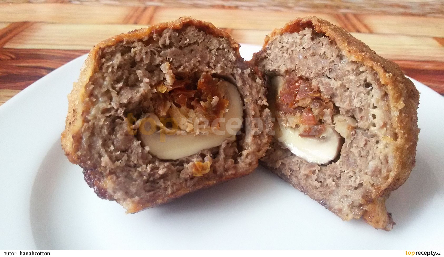 Plněné hovězí koule recept - TopRecepty.cz