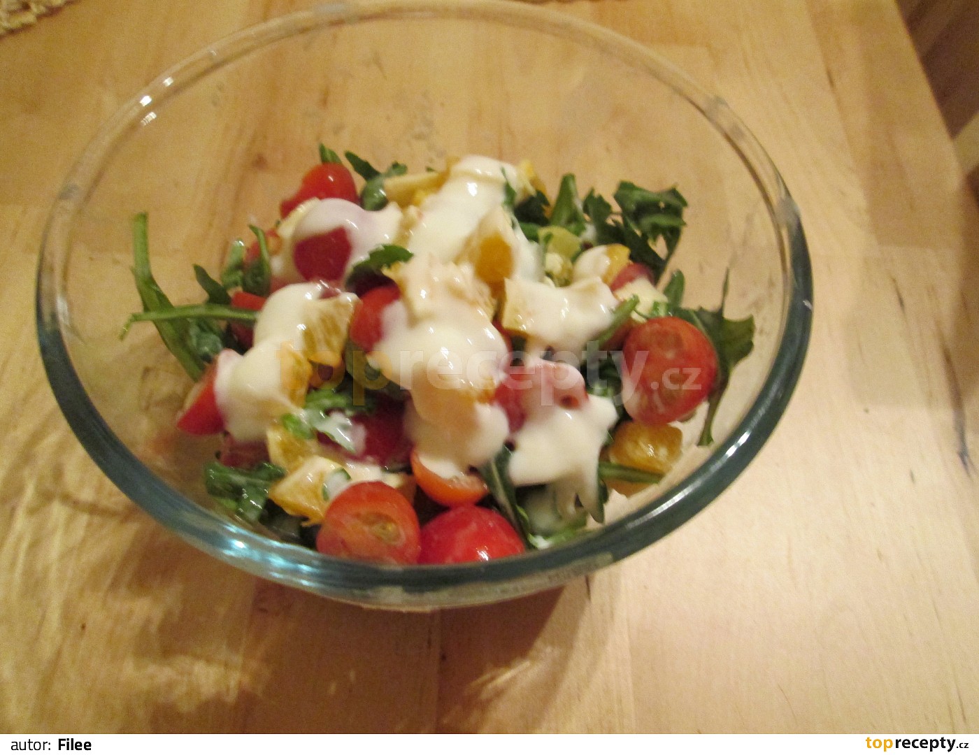 Salát rukola s cherry rajčátky a pomerančem recept - TopRecepty.cz