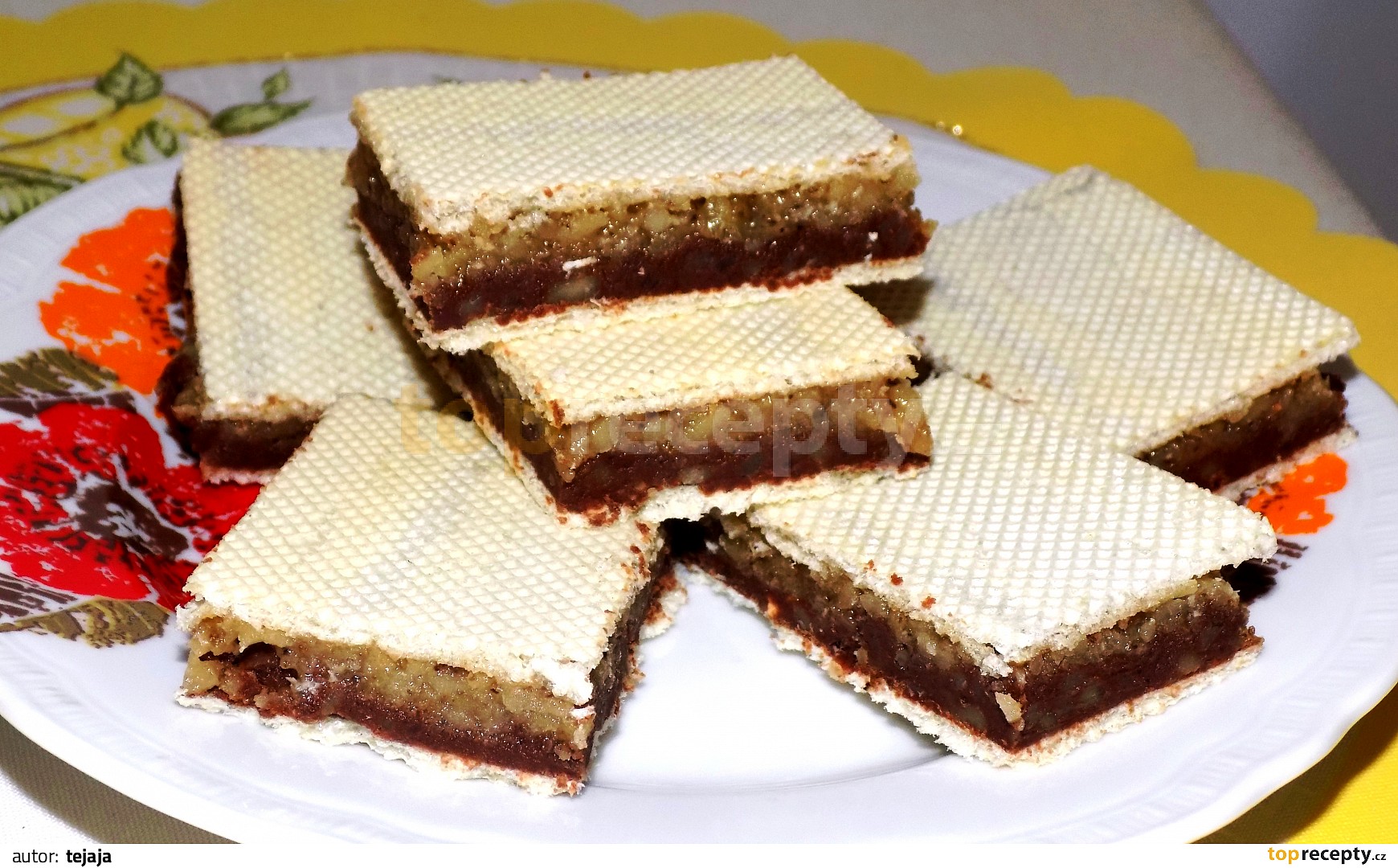 Nepečené ořechové řezy recept - TopRecepty.cz