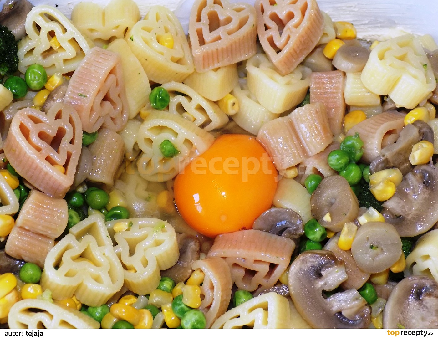 Těstoviny se zeleninou a šunkou recept - TopRecepty.cz