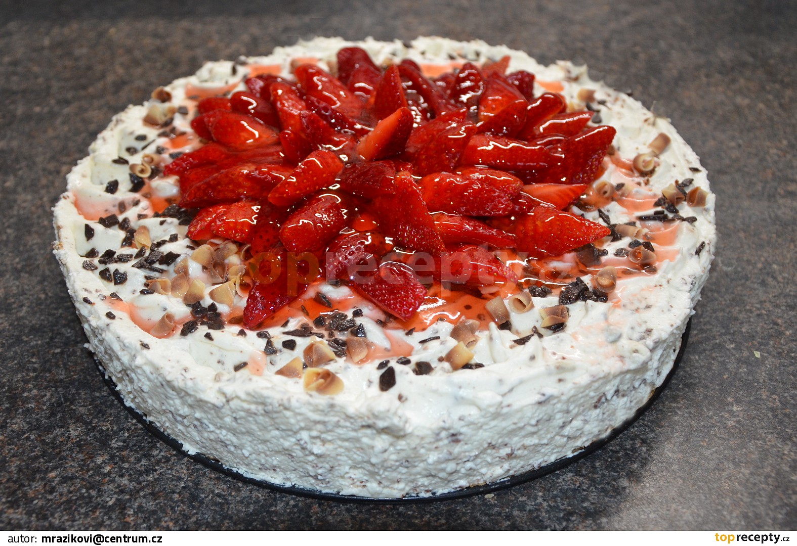 Kávovo-čokoládový dort s jahodami recept - TopRecepty.cz