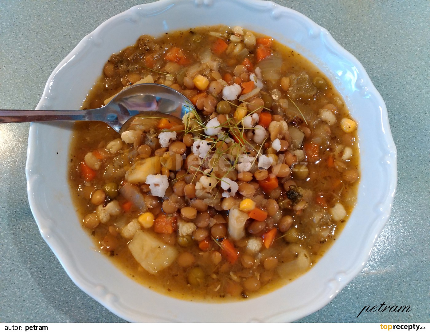 Hustá polévka se slzovkou recept - TopRecepty.cz