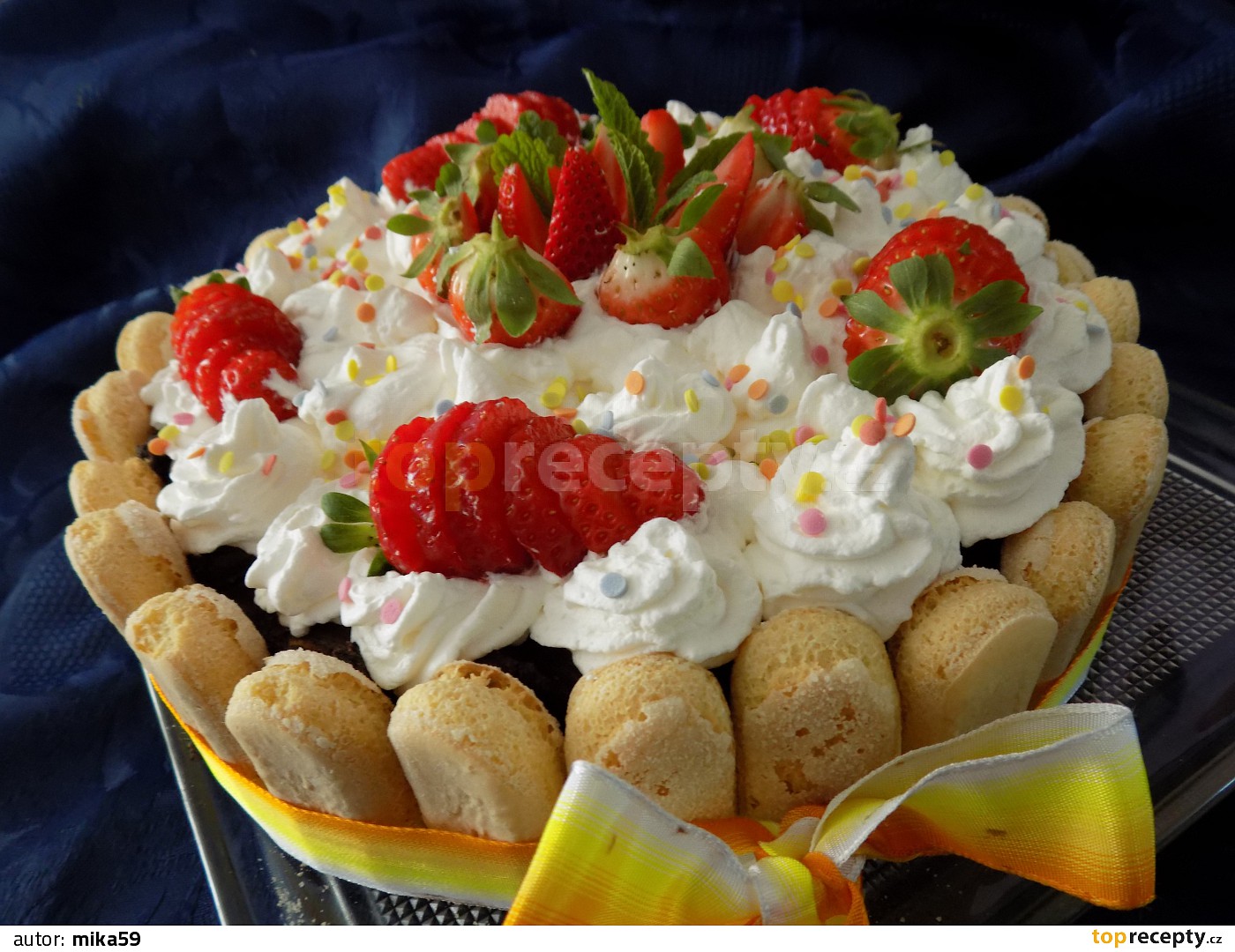 Čokoládovo-banánový nepečený dort recept - TopRecepty.cz