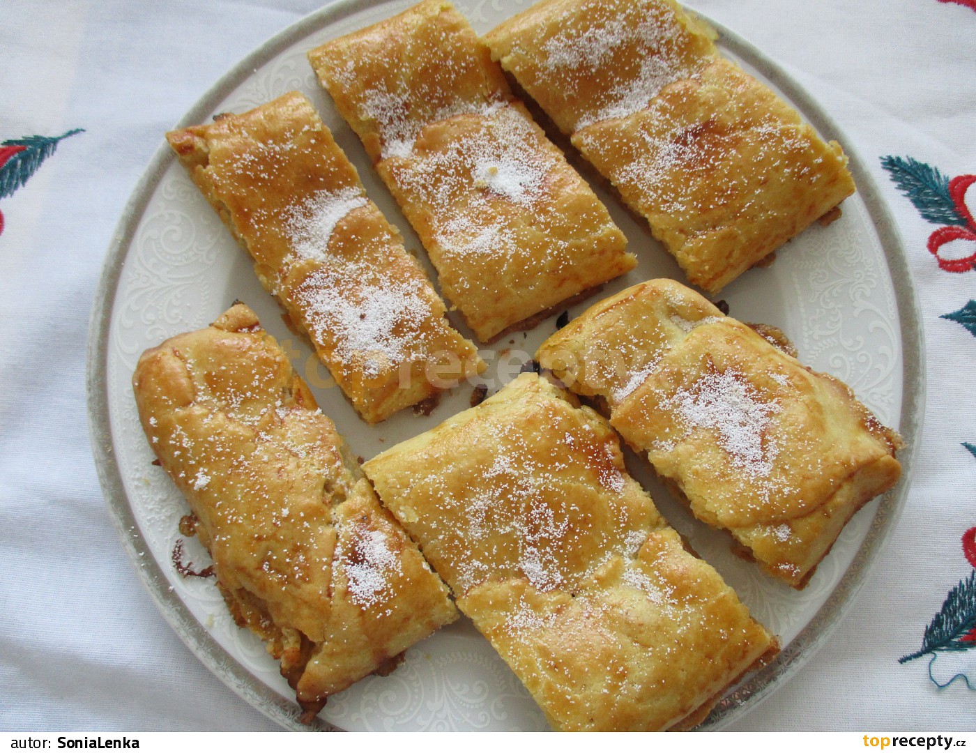 Jablečný bezlepkový závin recept - TopRecepty.cz