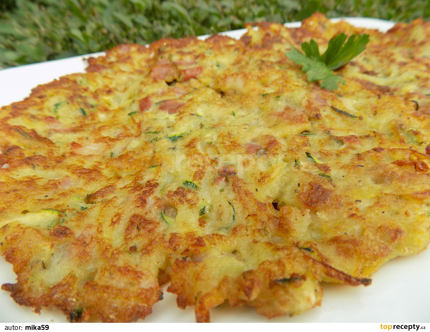 Bramborovo - cuketové placky se slaninou recept - TopRecepty.cz